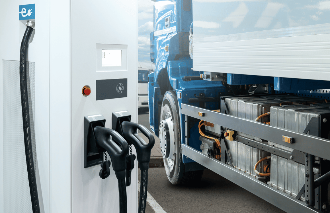 neoom STAAK - Die ganze Ladung Energiewende auf einem Stapel